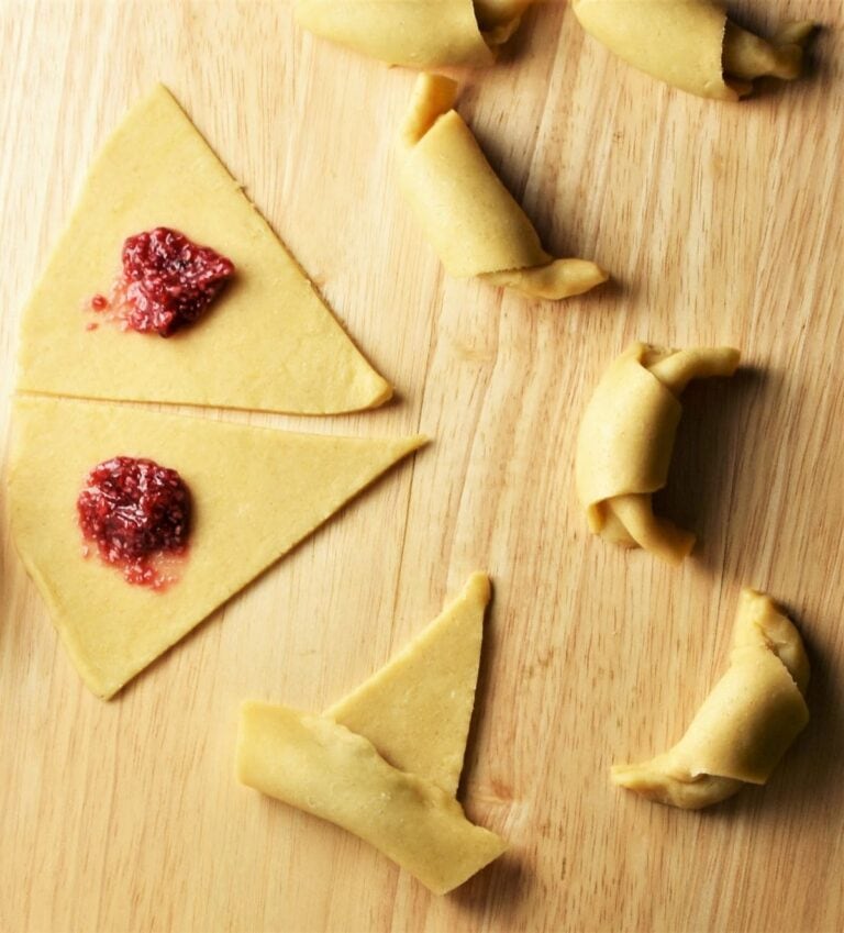 Polish Rogaliki (Rugelach) Crescent Cookies - Everyday Healthy Recipes