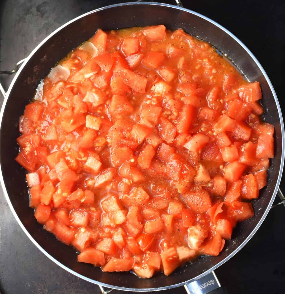Scrambled Eggs with Tomatoes Polish-Style - Everyday Healthy Recipes