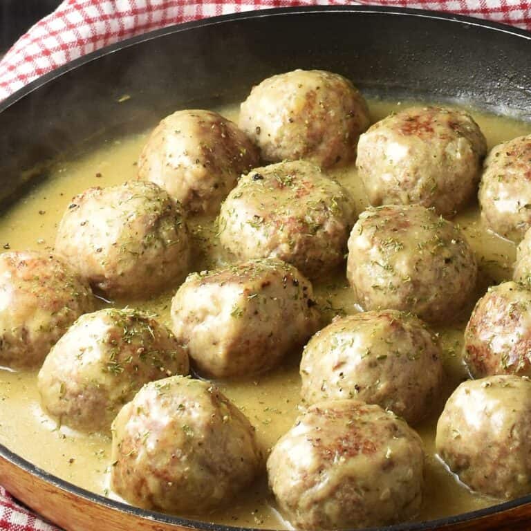 Polish-Style Turkey Meatballs in Gravy (Klopsiki) - Everyday Healthy ...